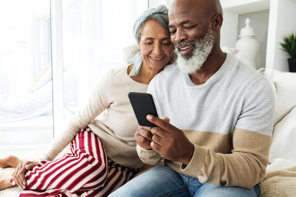 Connecting your smartphone for phone calls and audio streaming